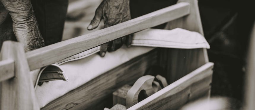 Shop Class: The Shipwright’s Tool Tote – Filson